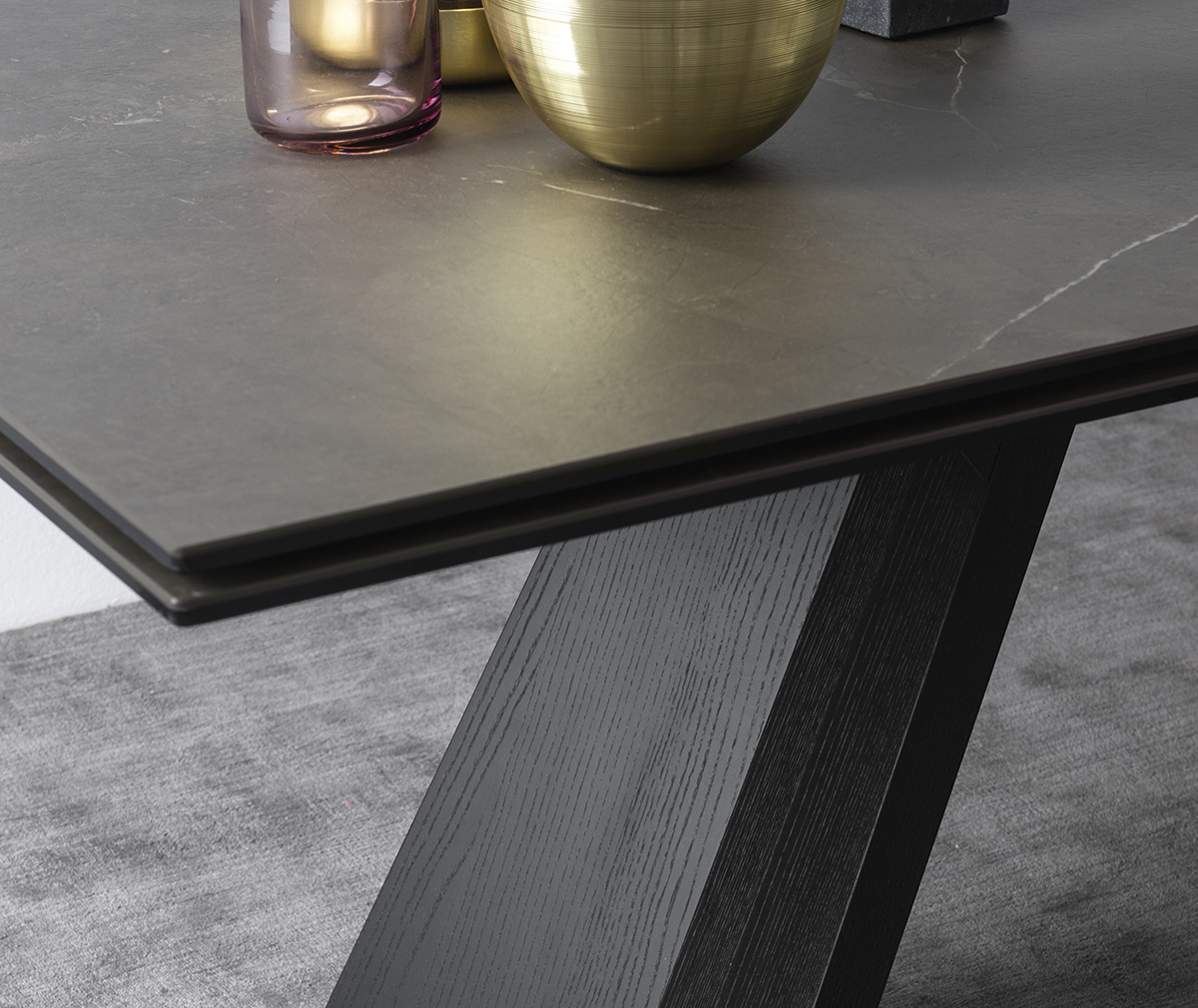Calligaris Icaro Extendable Dining Table, Ceramic Bronze/Matt Black ...