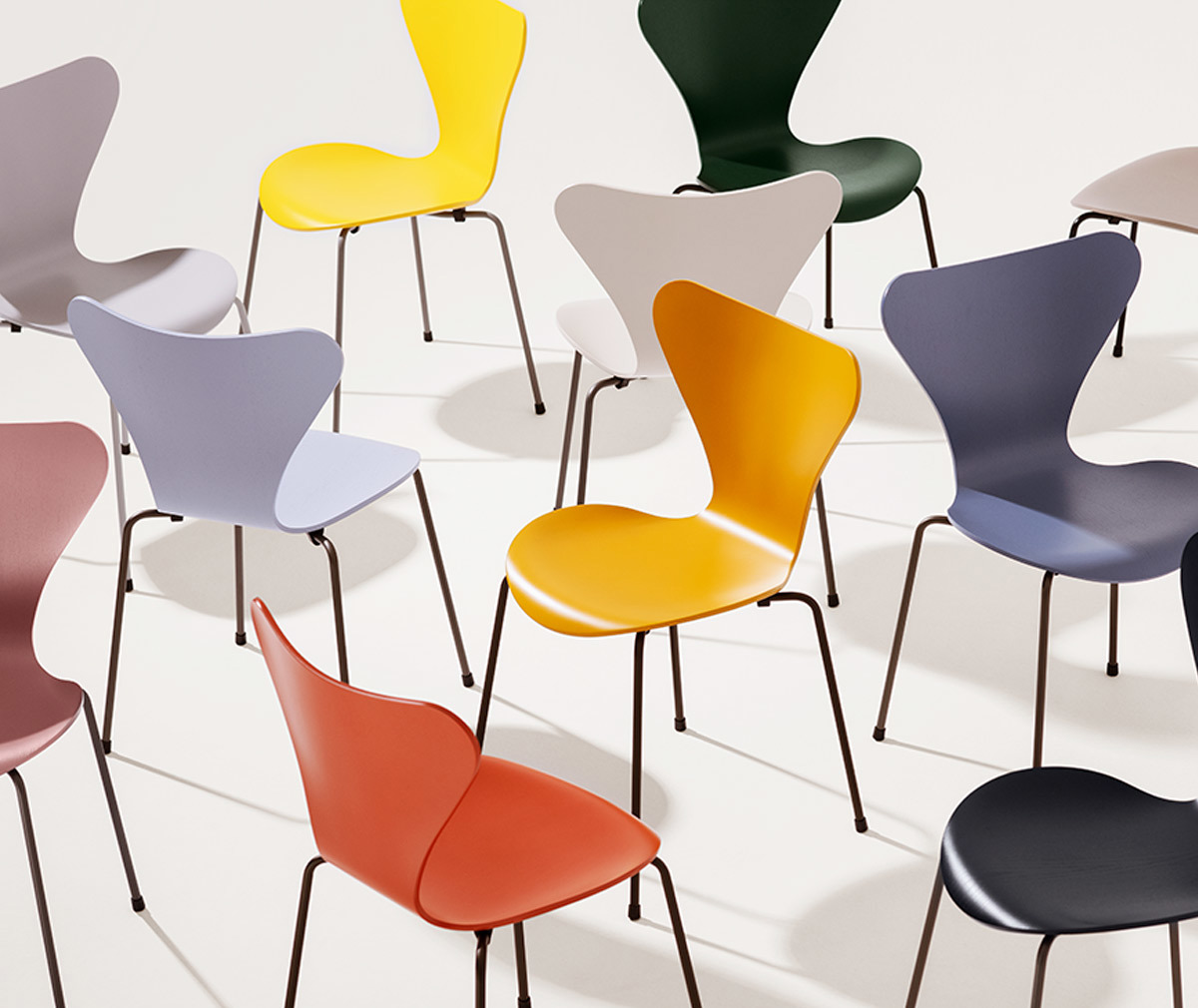 Fritz Hansen Chair 3107, “Series 7”, Lavender Blue | Vepsäläinen