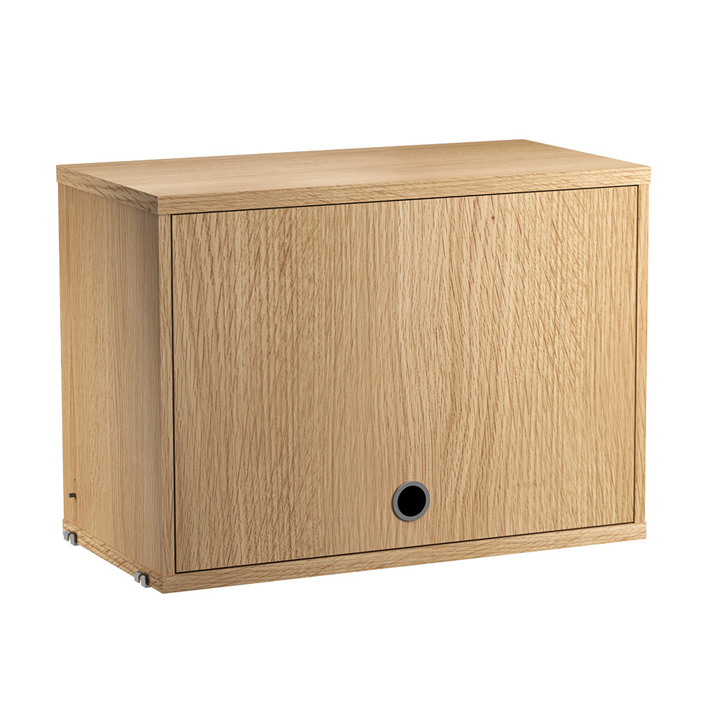 String Furniture String-kaappi kippiovella, tammi | Vepsäläinen