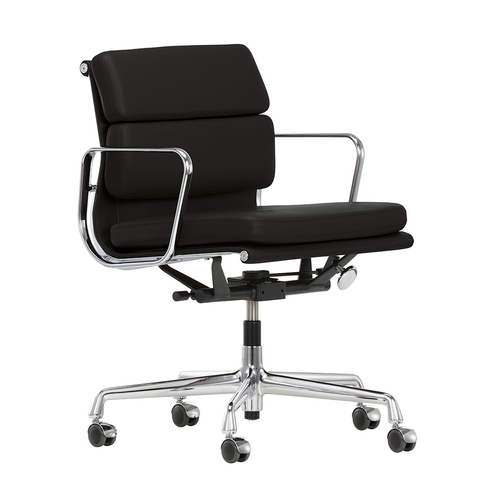 Vitra Eames Soft Pad EA217 -työtuoli, musta nahka/kiillotettu alumiini ...